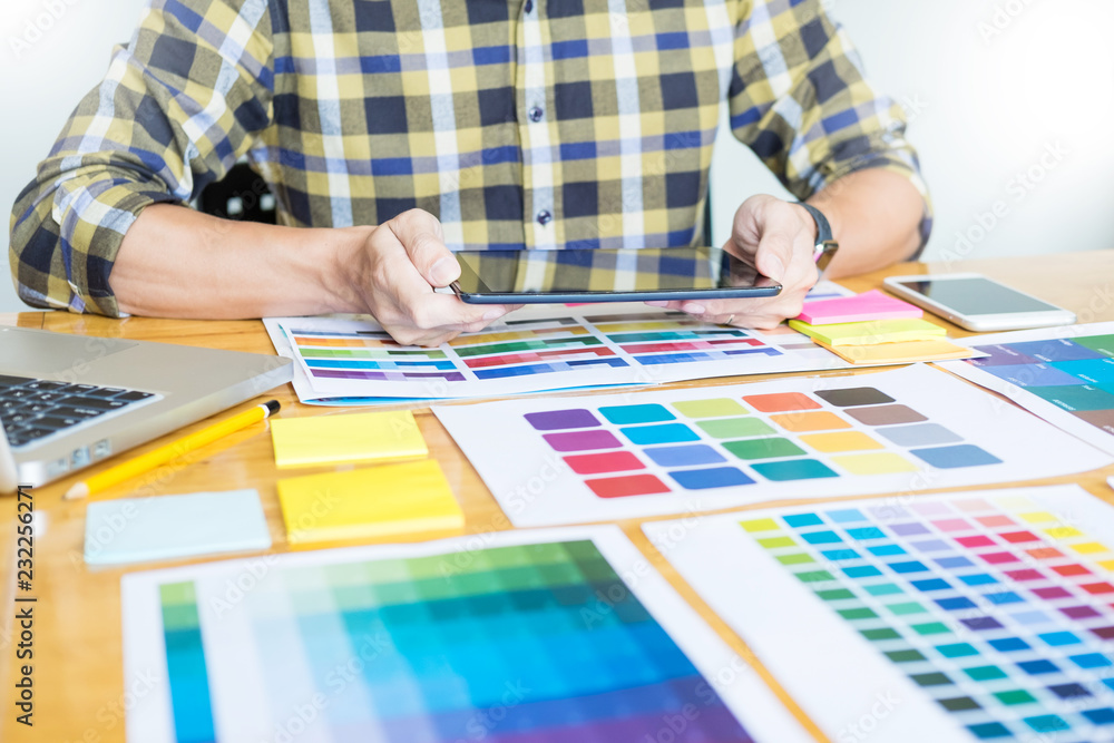 Professional Creative architect graphic desiner occupation choosing the ...