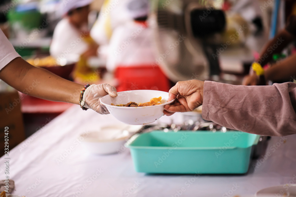 Donate food to people in society : From the philanthropist to help ...