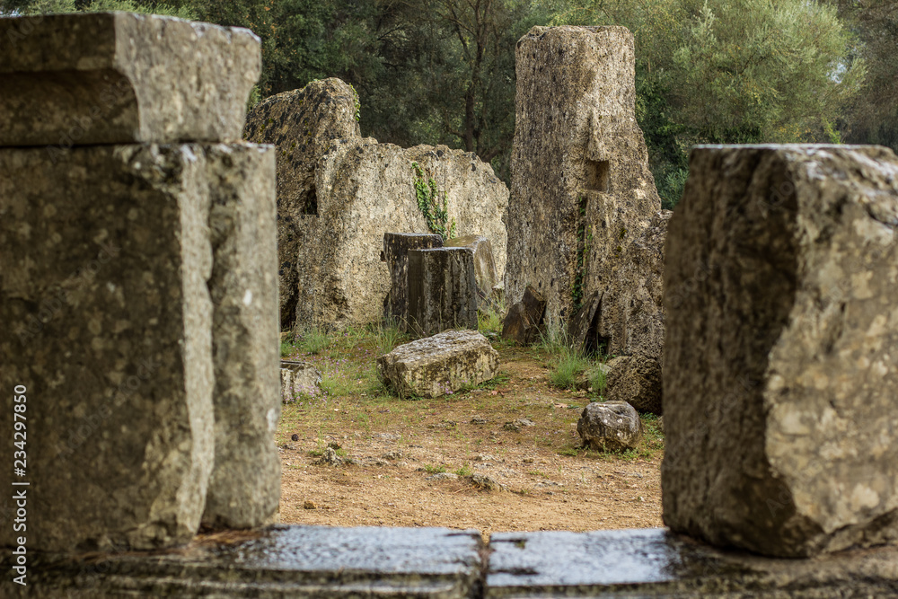 destroyed antique heritage buildings complex ruins of ancient Greece ...