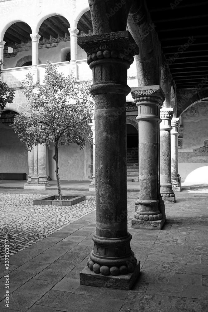 Foto de Stock Columns and Arches of the Architecture at Ex Convent of ...