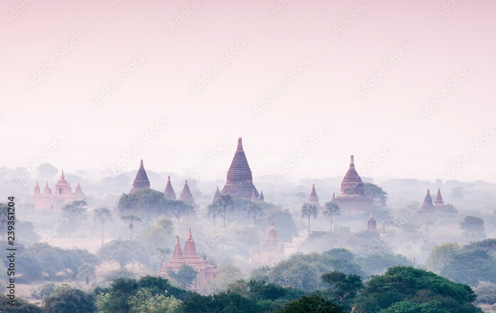 Temples and stupas at dawn in the archaeological site of Bagan (Pagan ...
