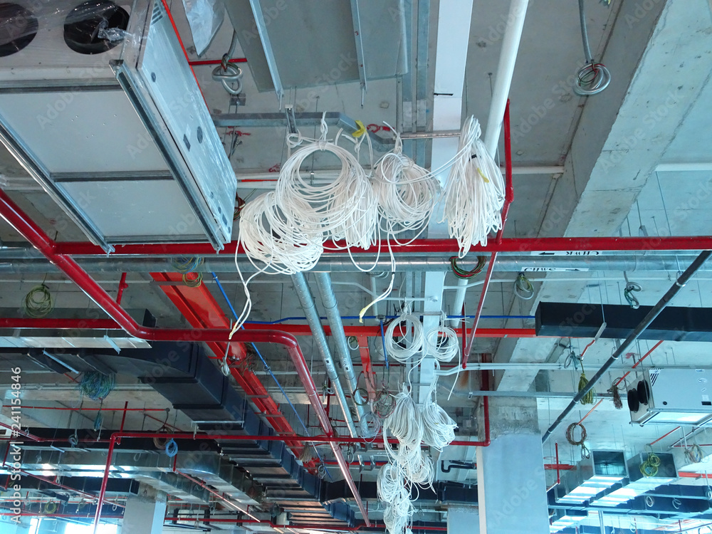 Air condition duct and other services above ceiling level coordinated ...