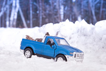 Winter Pick-up Truck Free Stock Photo - Public Domain Pictures