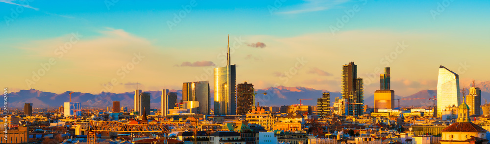Photo Stock Milan skyline at sunset. Large panoramic view of Milano ...