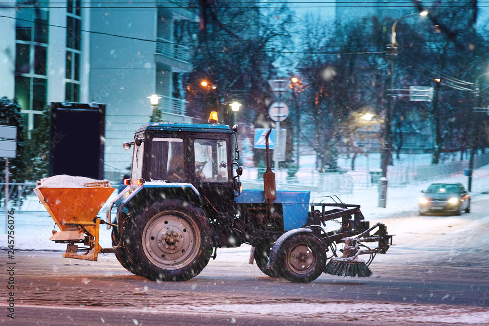 Road maintenance and handling reagents. Using domestic anti glaze ...
