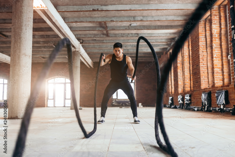 havy rope training. rope movement. core strength and stability. guy ...