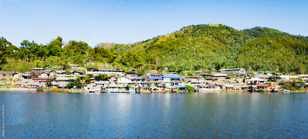 Beautiful scenery Chinese village at the Lee wine ruk thai lake, Mae ...