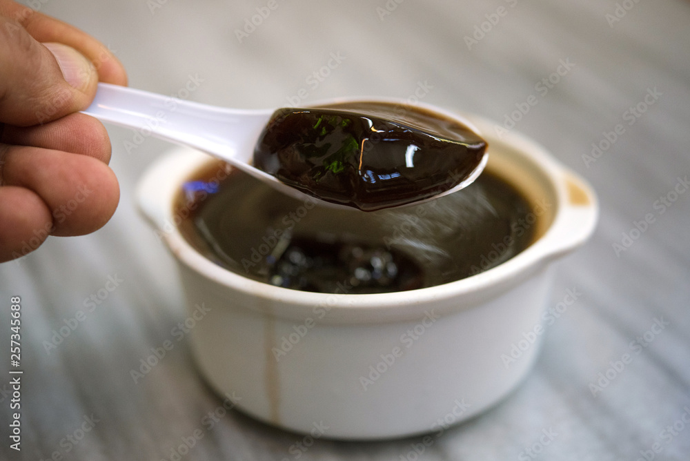 Guilinggao (Turtle jelly) in Hong Kong 香港の亀ゼリー の Stock フォト | Adobe Stock
