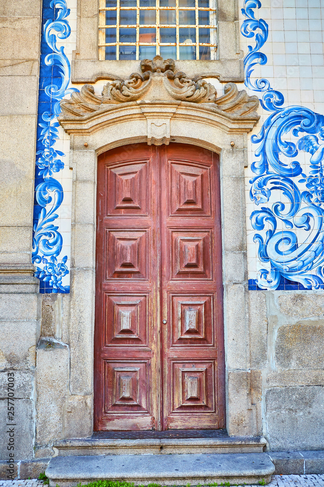 Beautiful facade of a historic building Carmelite Church (Igreja dos ...