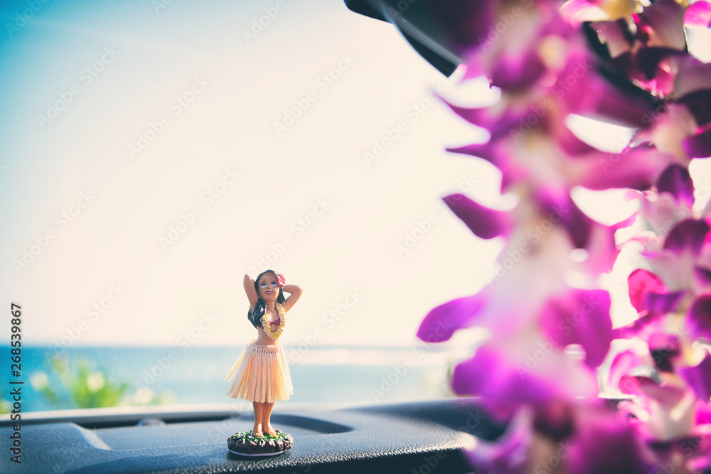 Hula doll Hawaii road trip - car hula dancer girl dancing on the ...