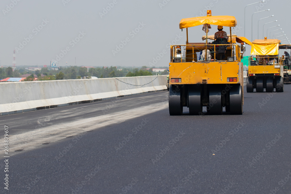 Vibratory Roller Compactor is a machine used to compress asphalt road ...