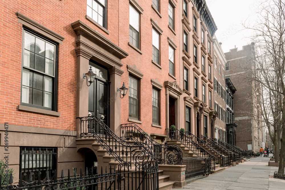 Brownstone facades & row houses in an iconic neighborhood of Brooklyn ...