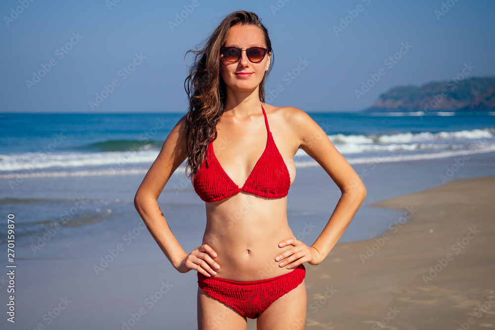 Stock Foto Beautiful Tanned Female Fitness Big Boobs Model In A