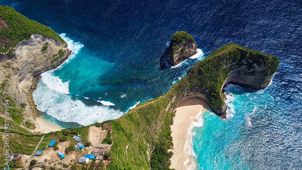Kelingking Beach aka T-rex Bay on Nusa Penida near Bali, Indonesia ...