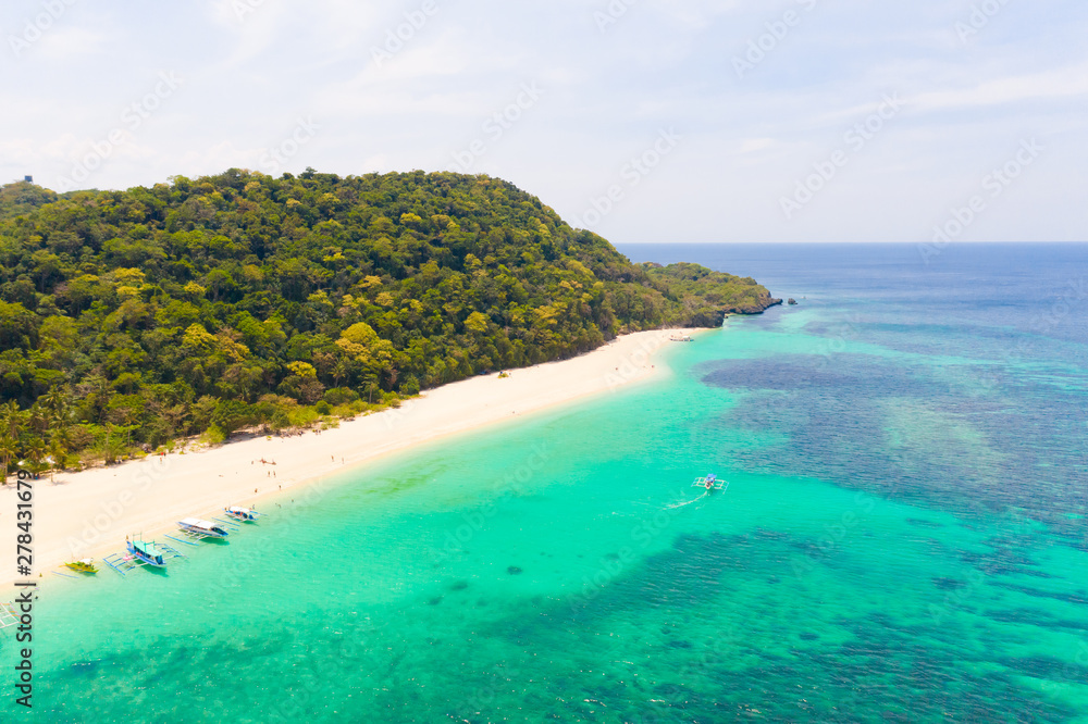 Puka Shell Beach. Wide tropical beach with white sand. Beautiful white ...