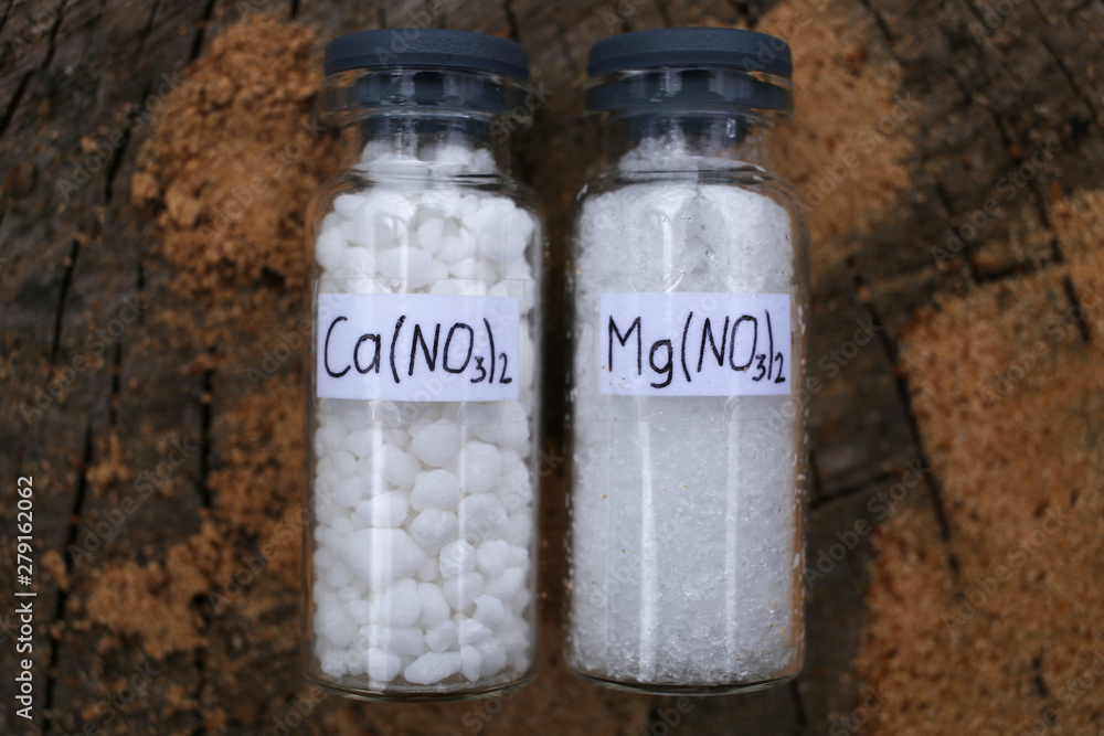 Crystalline substances of different structure: calcium nitrate and ...