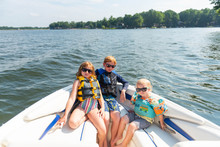 Family Boating On Lake Free Stock Photo - Public Domain Pictures