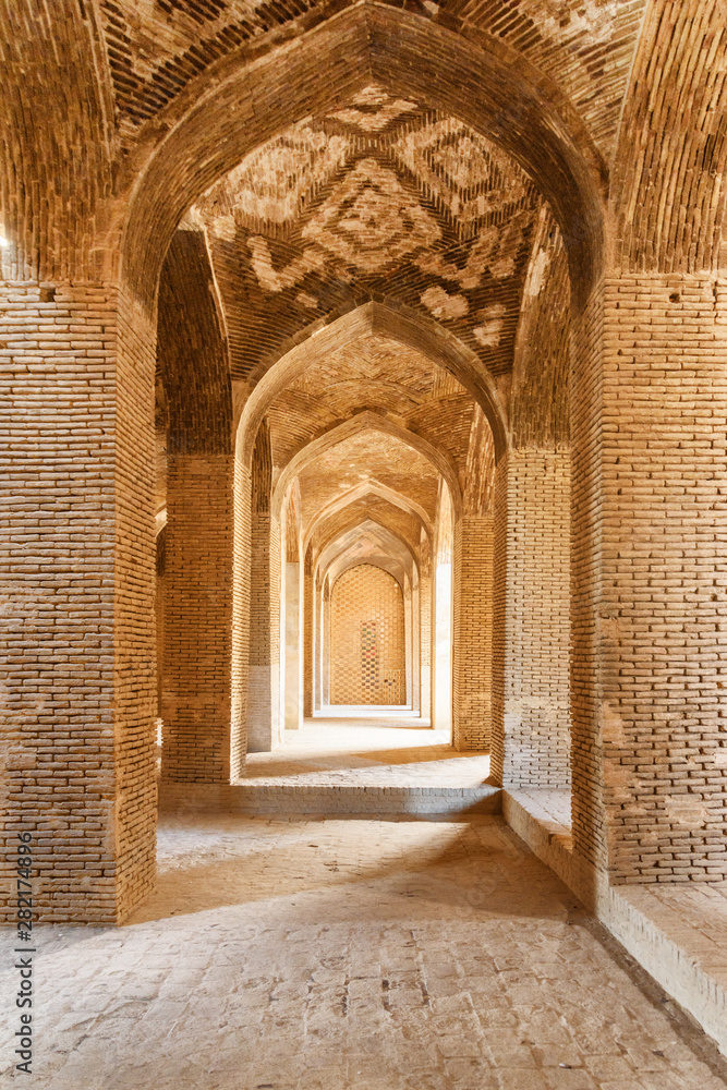 Amazing vaulted arch passageway, the Jameh Mosque of Isfahan Stock ...
