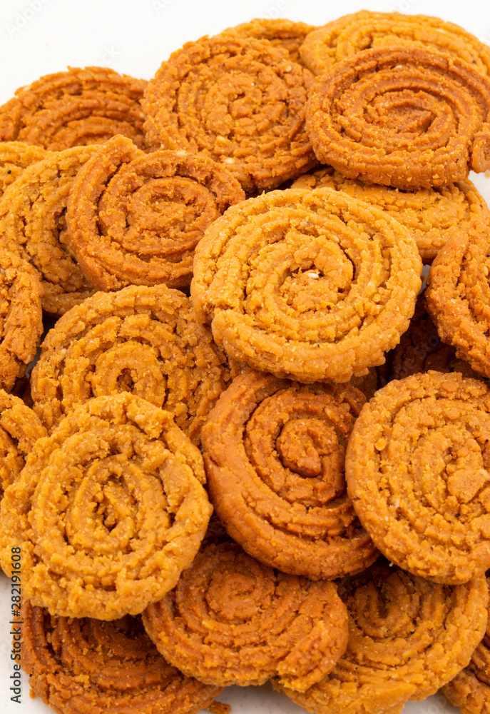 Foto stock di Indian Traditional Snack Chakli, a spiral shaped crisp ...