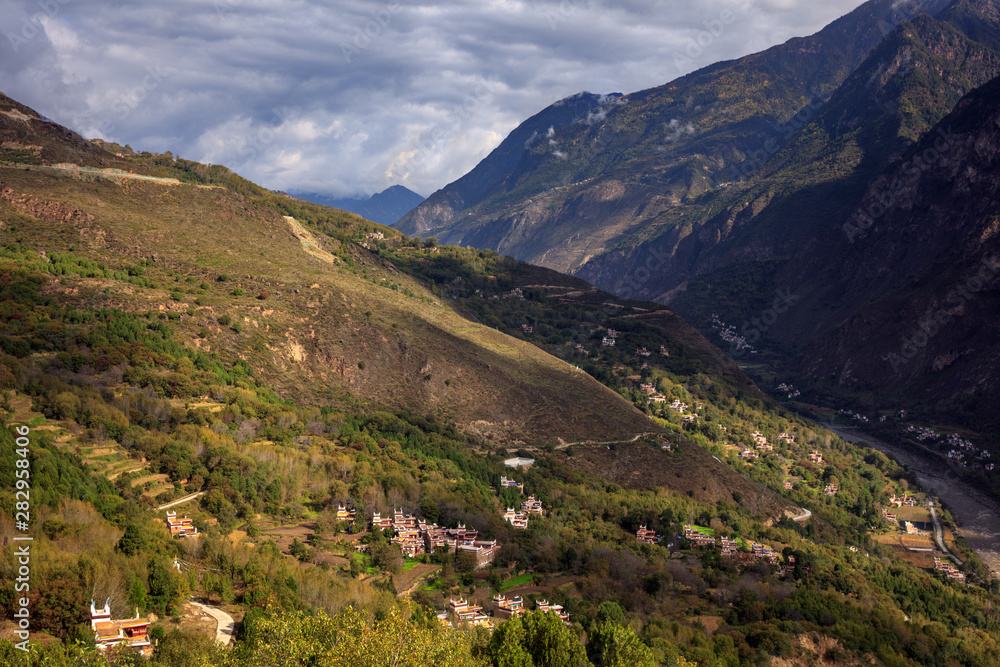 Danba County, Sichuan Province China. Zhonglu Township, Architectural ...