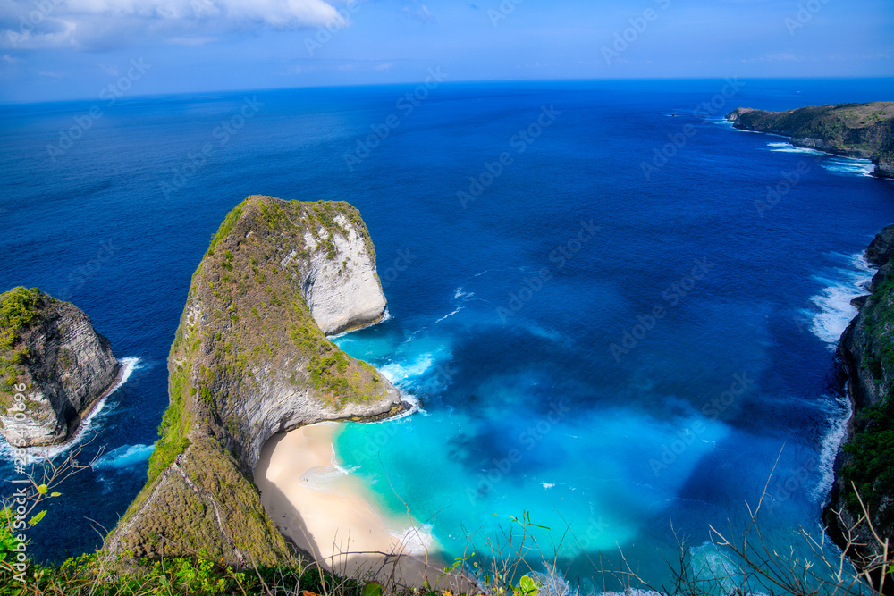 Aerial view of Kelingking Beach aka T-Rex Head Beach in Nusa Penida ...