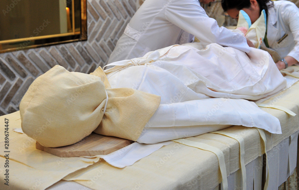 Korean funeral culture, the coffin rites Stock Photo | Adobe Stock