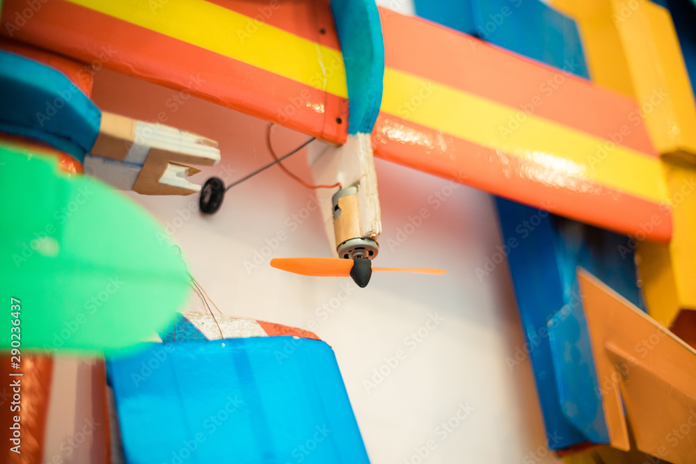 children's plane. make a plane on the console. make a children's plane ...