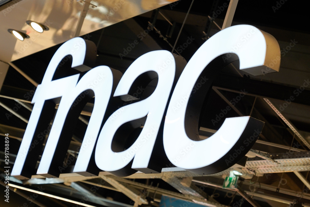 Stock-Foto „Fnac Logo sign shop on building facade store in mall ...