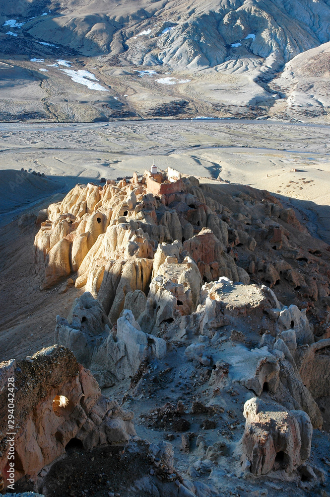 Kyunglung (Khyunglung, Qulong or Tagzig Olmo Lung Rin) was the capital ...