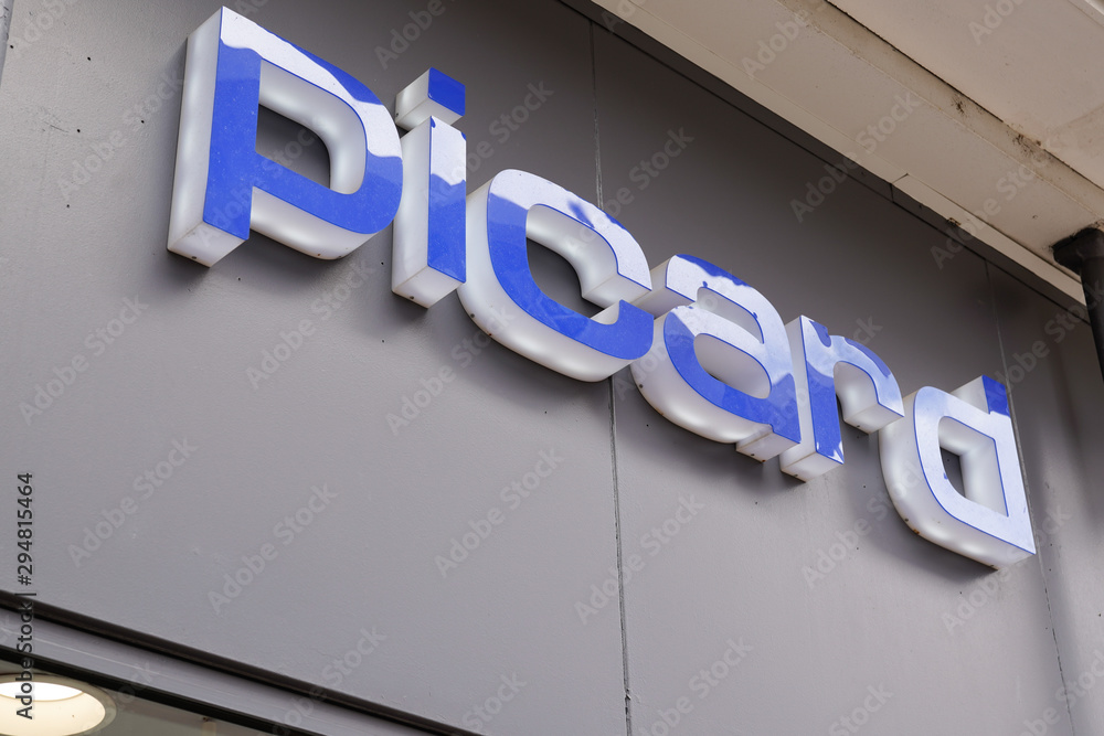 Picard logo sign store French food company specialized manufacture ...