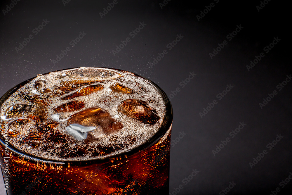 Photo Stock Fizz sparkling Cola water Refreshing bubbly Soda Pop with ...