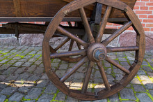 Wheels And Axle Of Old Ox Wagon Free Stock Photo - Public Domain Pictures