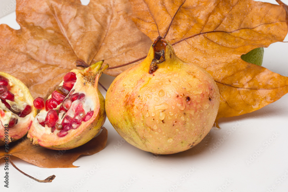 Foto Granada es una fruta rica en vitaminas y antioxidantes, sus granos ...
