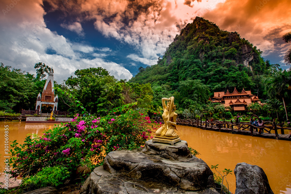 Background Landmark tourist attractions, Wat Tham Khao Wong, Uthai Thani Unseen Thailand ...
