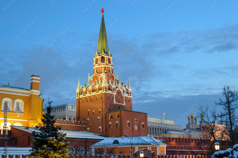 Trinity (Troitskaya) Gate and Tower, the tallest tower of Moscow ...