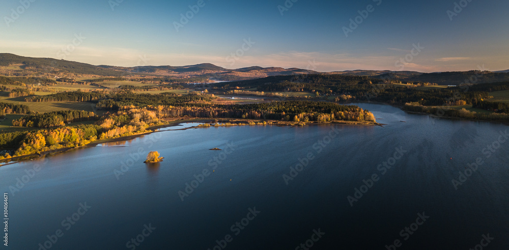 Foto The Lipno Reservoir is a dam and hydroelectric plant constructed ...
