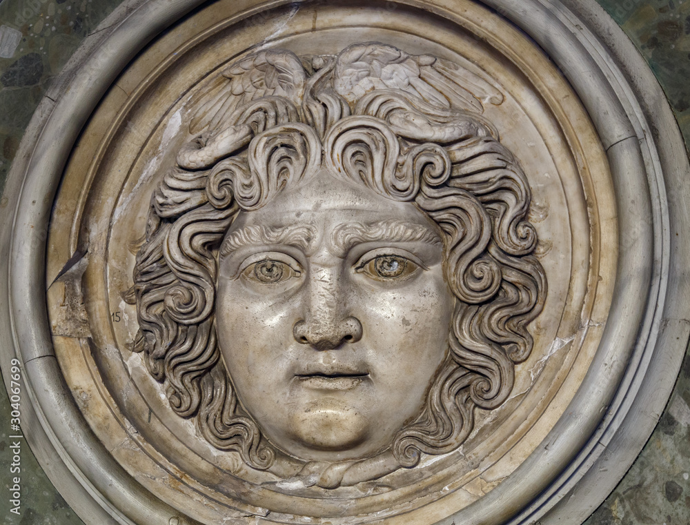 Stock-Foto „Medusa face sculpture. Head portrait of MedusaIn Greek ...