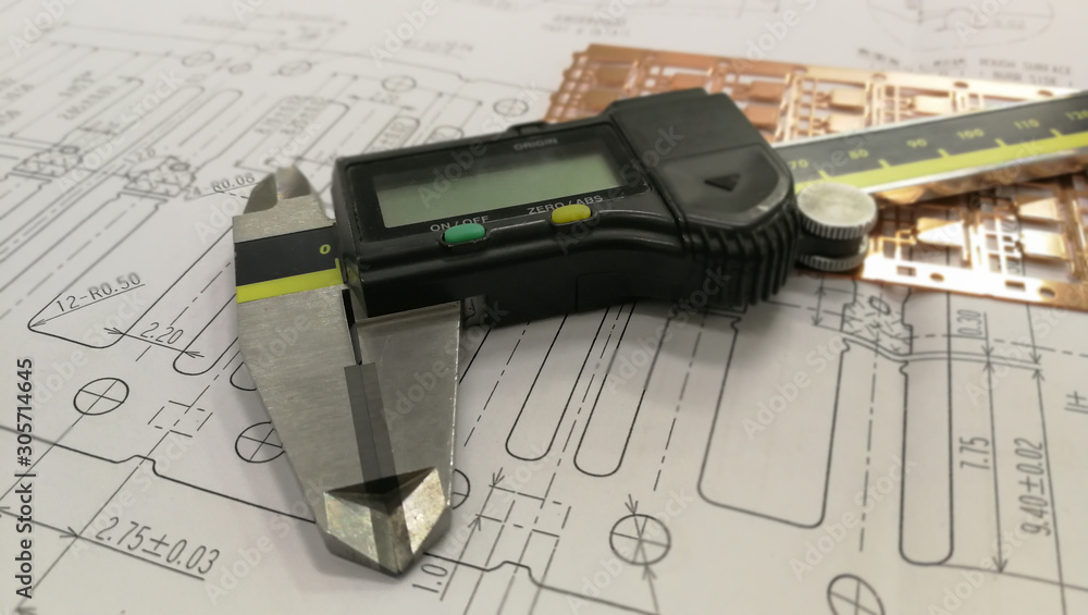Engineering drawing and digital vernier calipers ,Measuring the ...