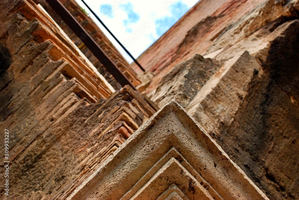 Wonders and details of ancient Rome, sis streets, monuments and ...