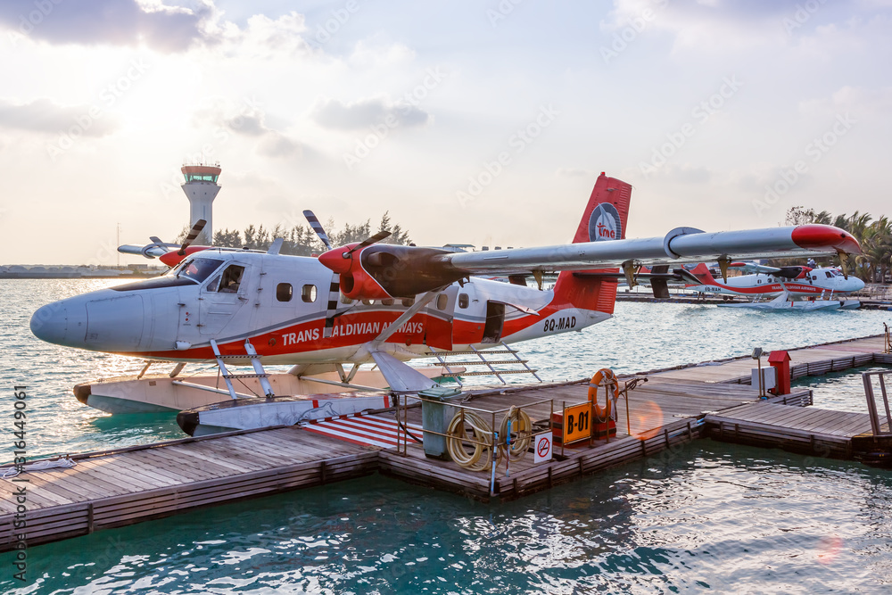 TMA - Trans Maldivian Airways De Havilland Canada DHC-6-300 Twin Otter ...