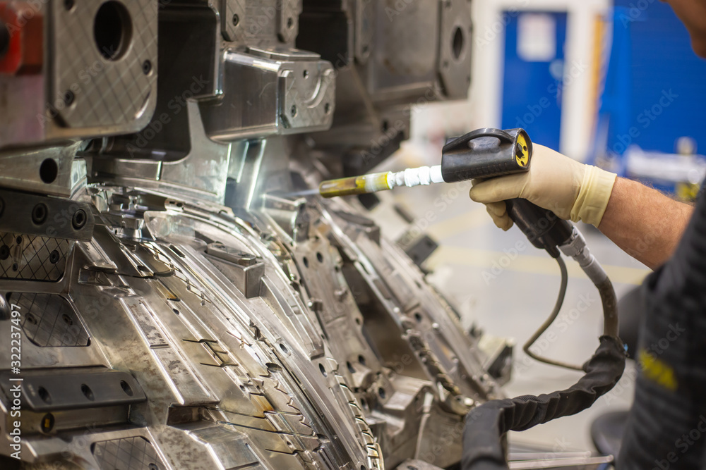 Engineer freezing injection mold after production by dry nitrogen ...