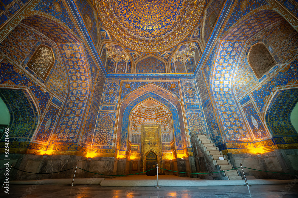 The interior of the mosque in the Tilla-Kari Madrasah on the Registan ...