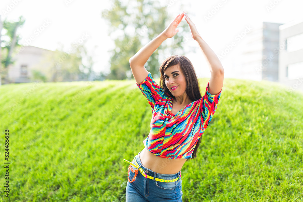 Foto de Stock Street shaabi dance and urban dancer concept - Cheerful ...