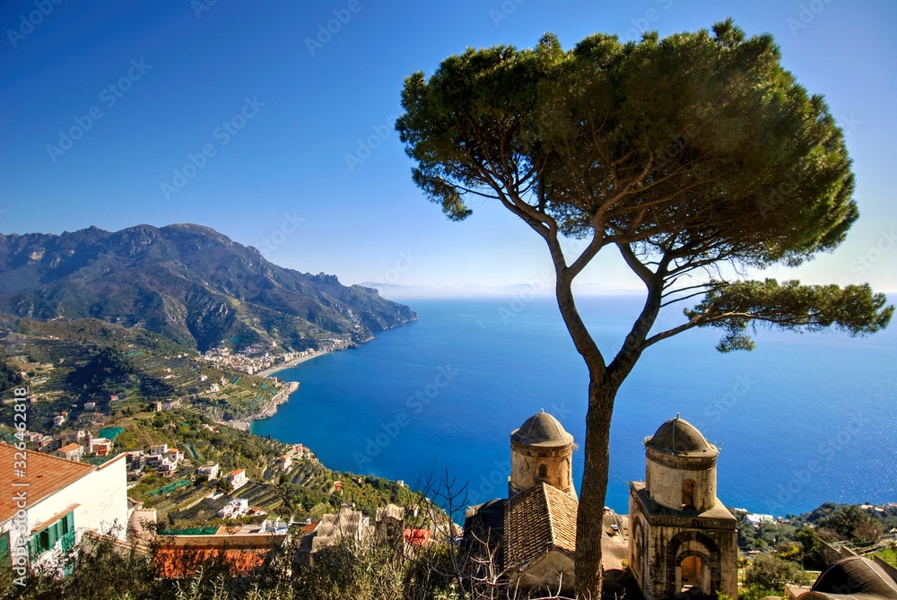 Sea view of the Amalfi coast from the terrace of Villa Rufolo in the ...
