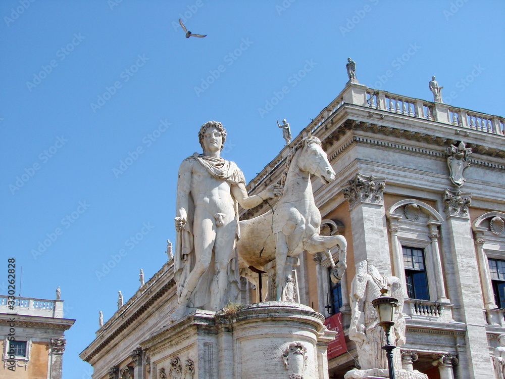 Historical figures of glorious Rome embodied in masterpieces of ...