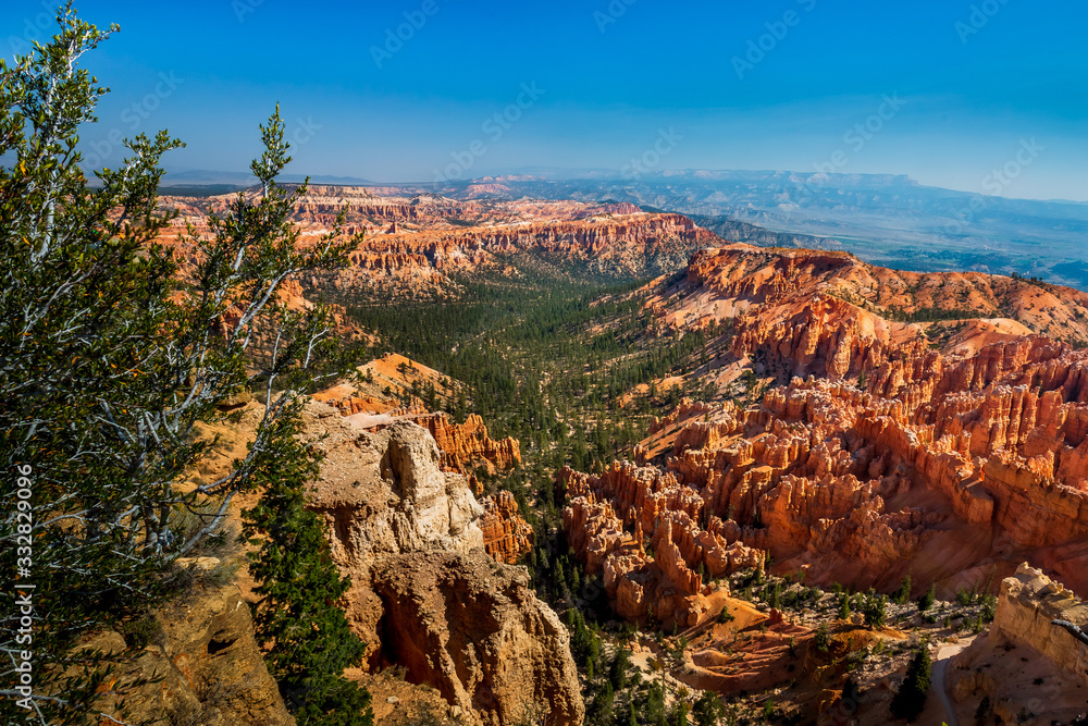 Southwest usa Bryce Canyon National Park (a rocky town of red-rose ...