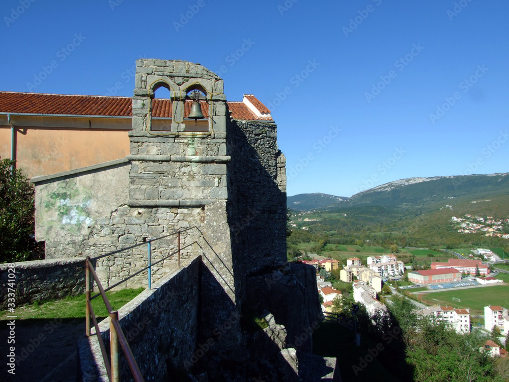 Photo Stock View of Buzet town and fertile fields in the Mirna river ...