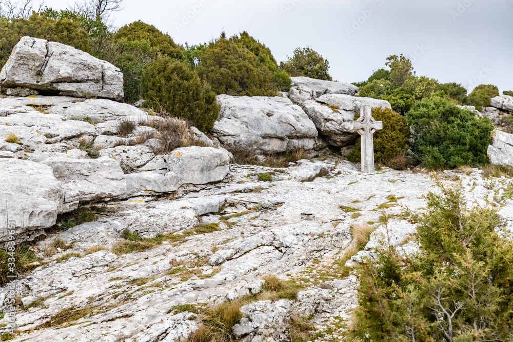 Photo Stock The sacred cross St.Pilon is on the mountain in cloudy ...