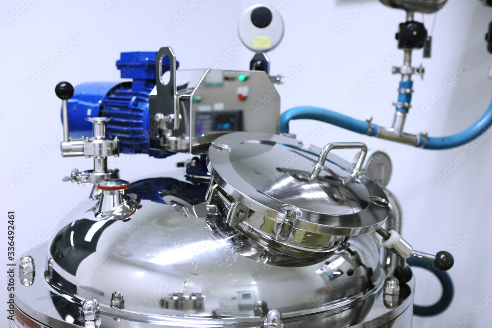 Reactors of suspensions and solutions. Manufacture of pharmaceutical ...