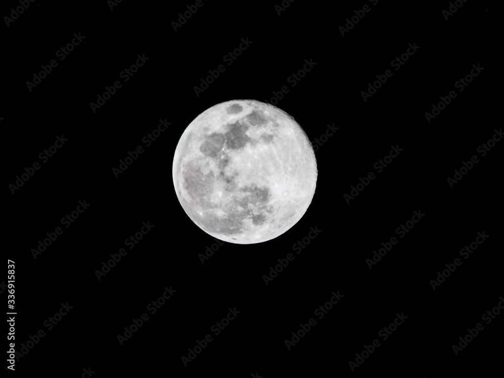 The full moon is the lunar phase when the Moon appears fully ...